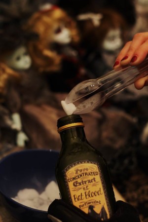 DIY Witch's Potions with Dry Ice | Peachfully Chic