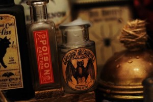 DIY Witch's Potions with Dry Ice | Peachfully Chic