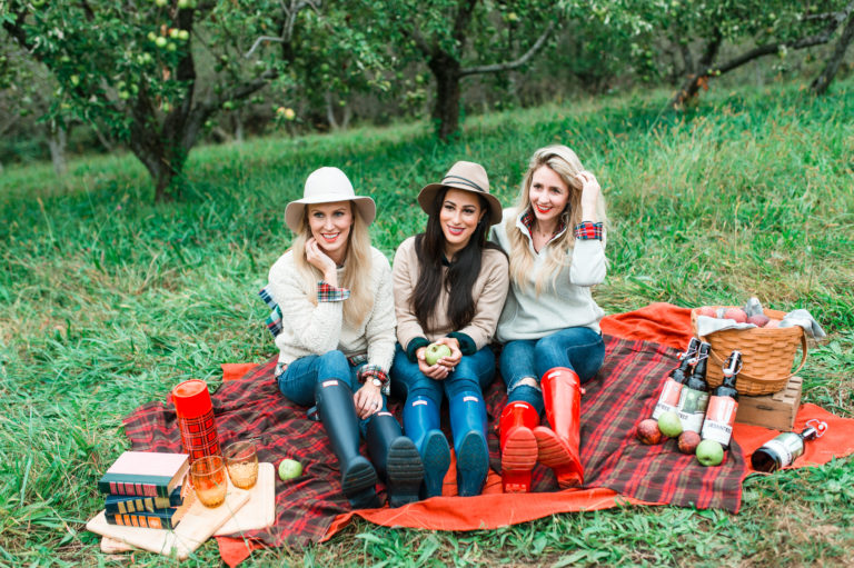 A Day In the Apple Orchard - Peachfully Chic
