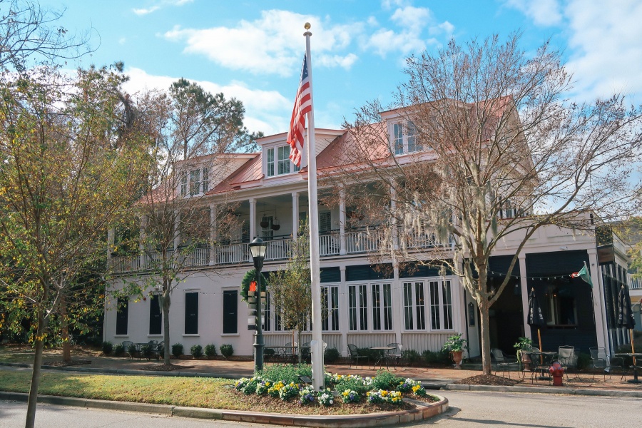 Places to Stay: The Inn at I'On in Charleston, SC - Peachfully Chic